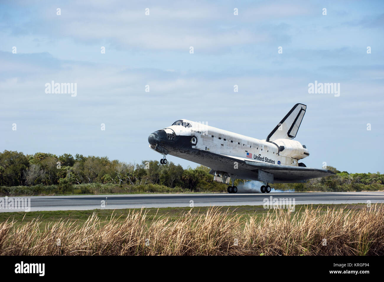Space Shuttle Discovery lands for the final time on STS-133 Stock Photo ...