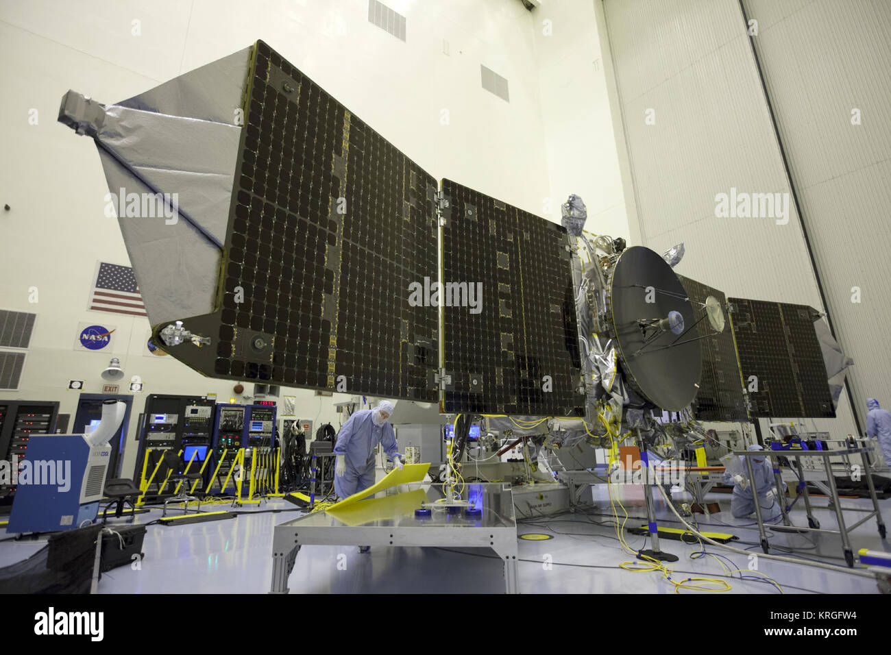 MAVEN in KSC's PHSF preparing for launch (KSC-2013-3634 Stock Photo - Alamy