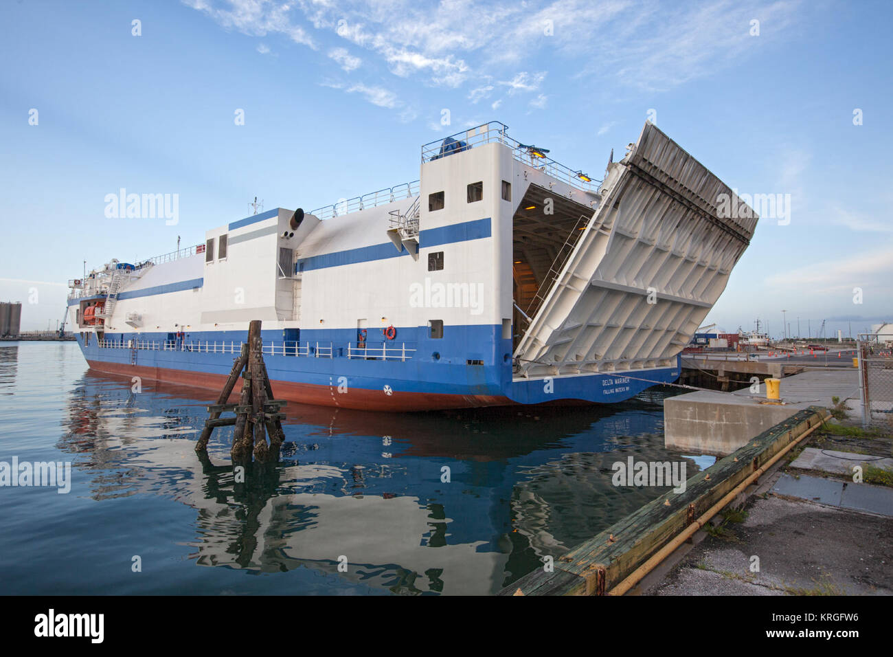 Delta Mariner at Port Canaveral delivering Atlas V for MAVEN mission ...