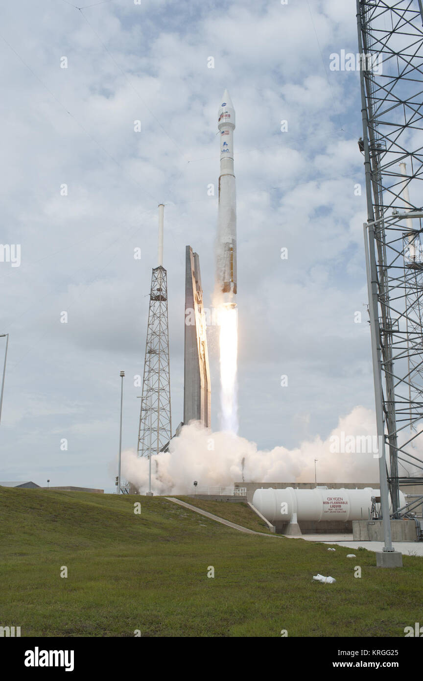 Tower launches pad rocket hi-res stock photography and images - Alamy