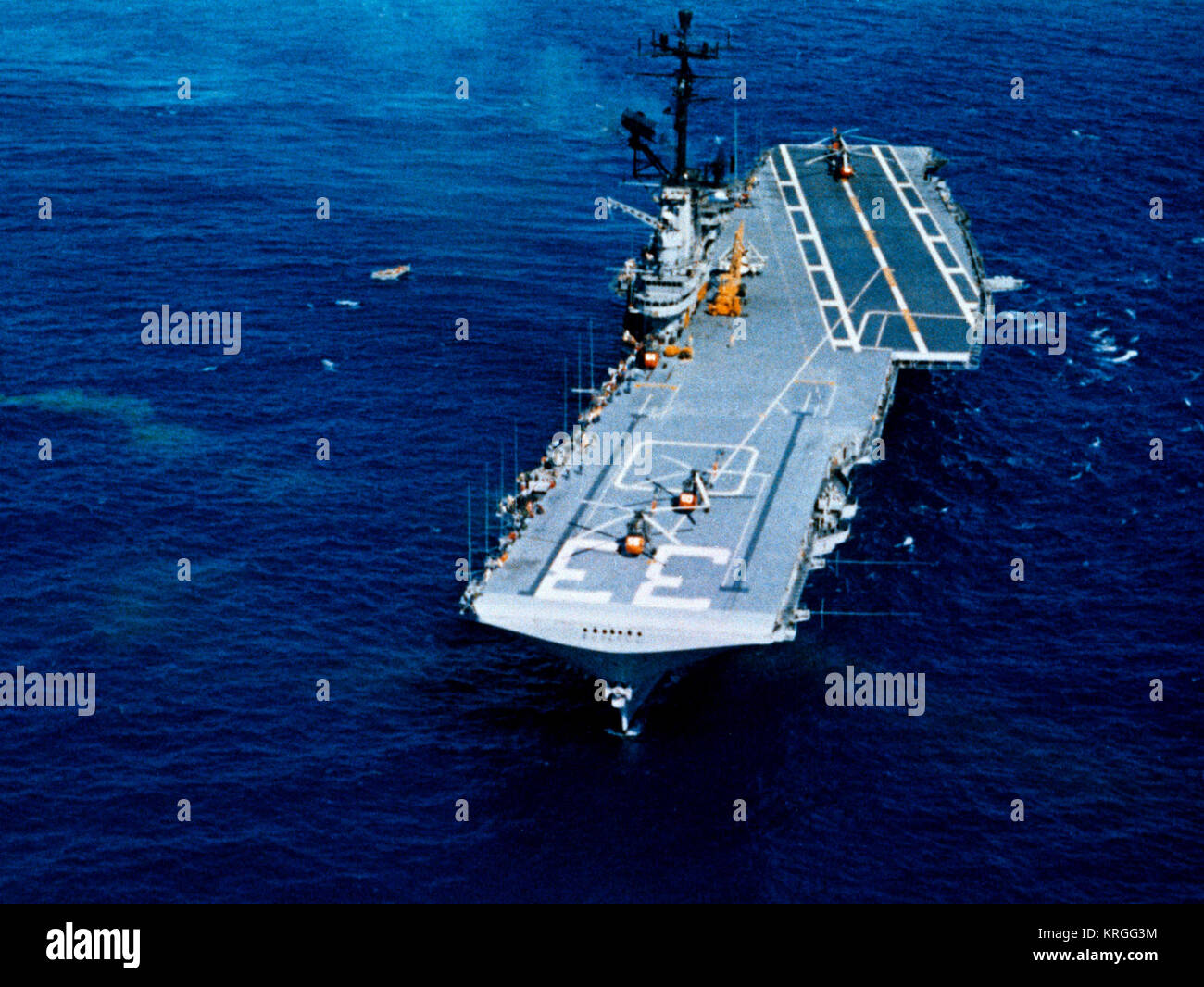 USS Kearsarge (CVS-33) during the recovery of the Mercury-Atlas 8 ...