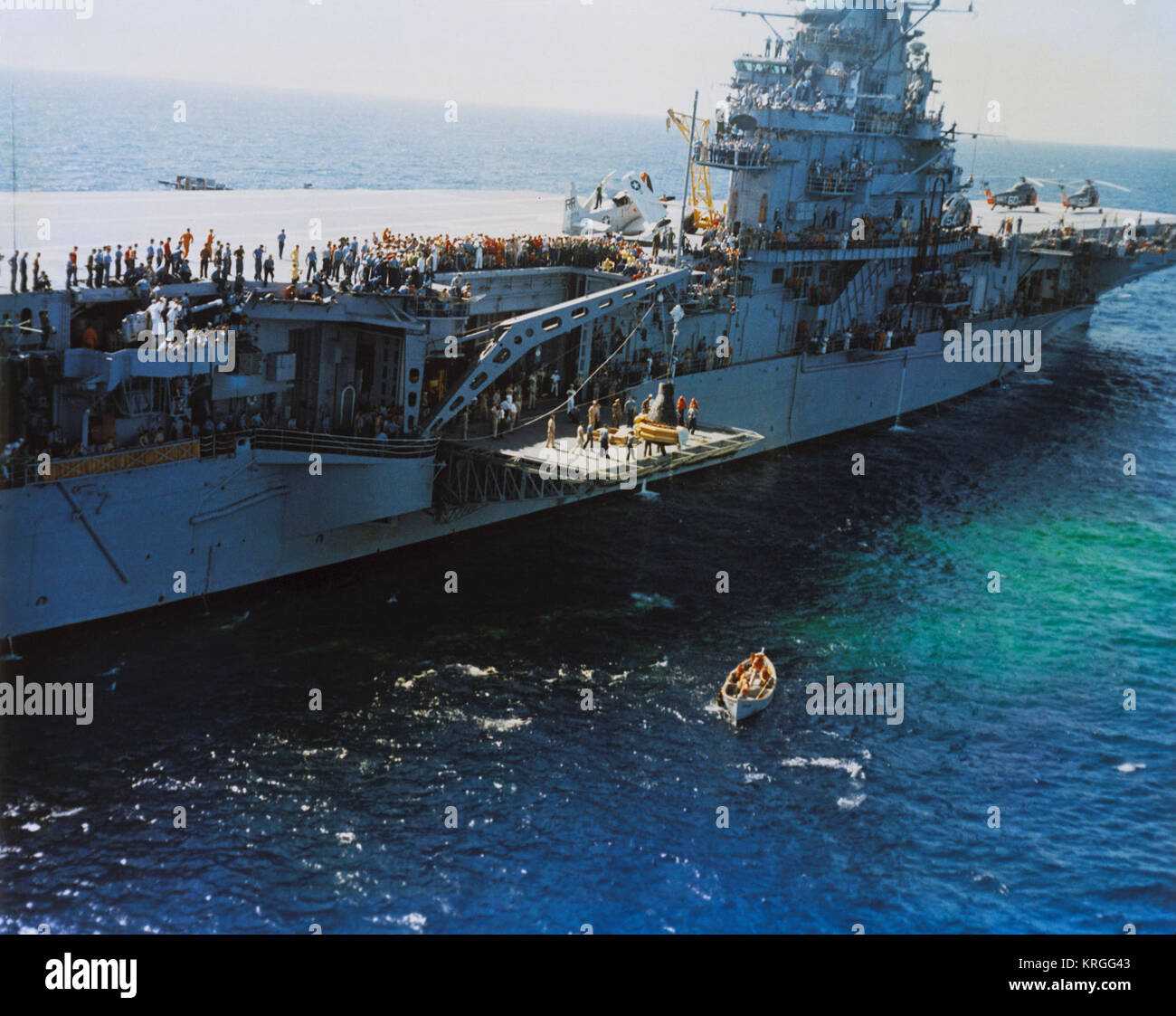 USS Kearsarge (CVS-33) recovers the Mercury-Atlas 8 capsule on 3 ...