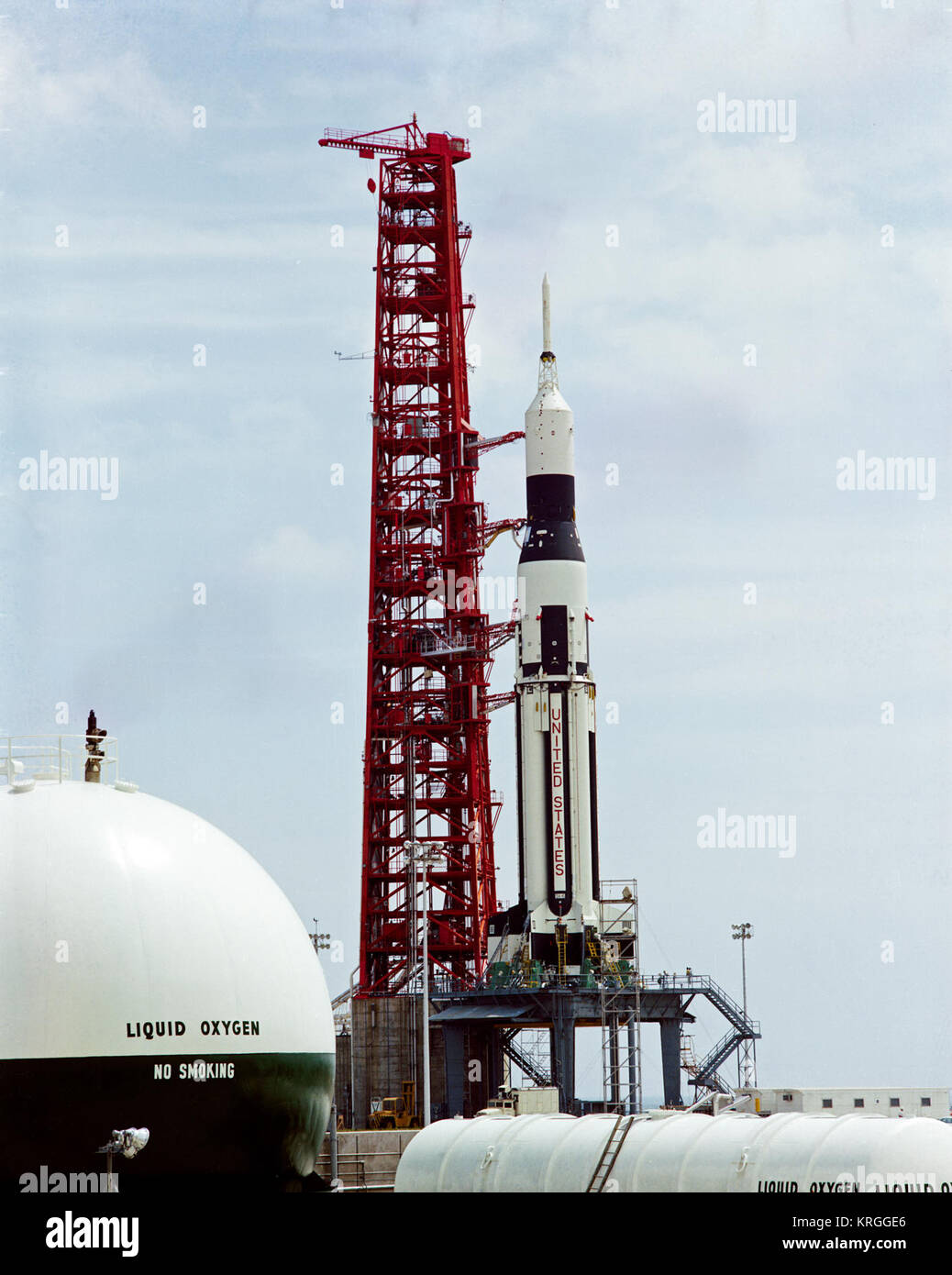 Nasa saturn rocket on launch hi-res stock photography and images - Alamy