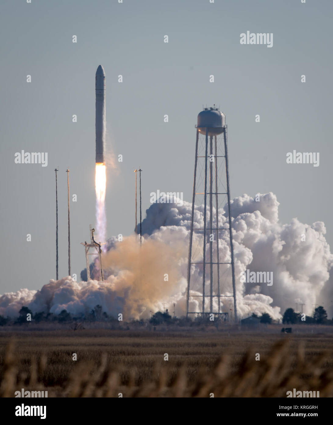 Wallops island rocket launch hi-res stock photography and images - Alamy