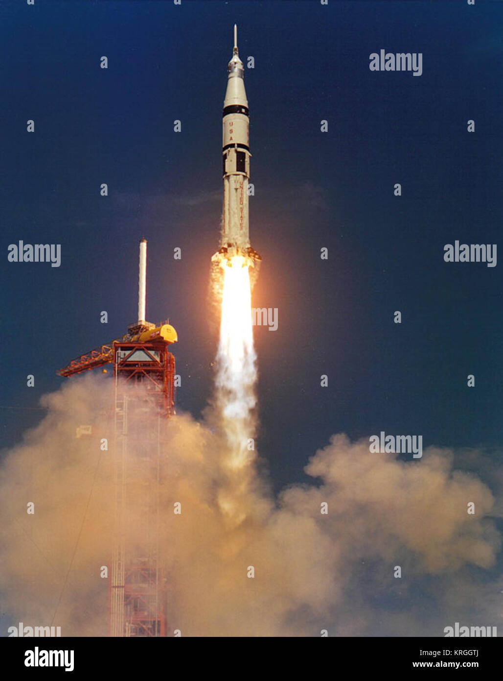 Launch of ASTP Saturn IB (KSC-75C-704 Stock Photo - Alamy