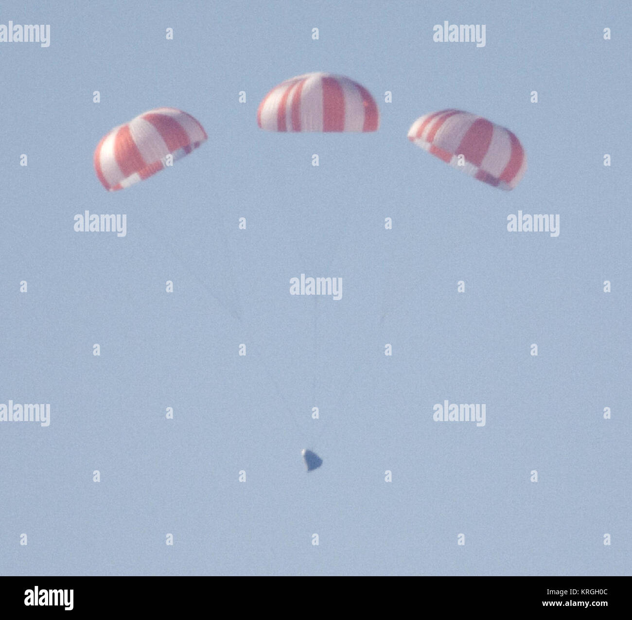 Dragon 2013 parachute drop test Stock Photo - Alamy
