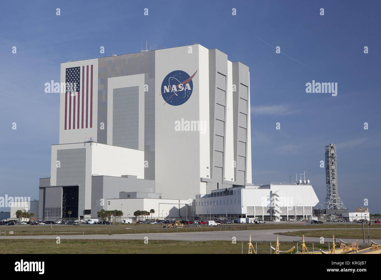 KSC LC39 Vehicle Assembly Building and Launch Control Center (KSC-2014 ...