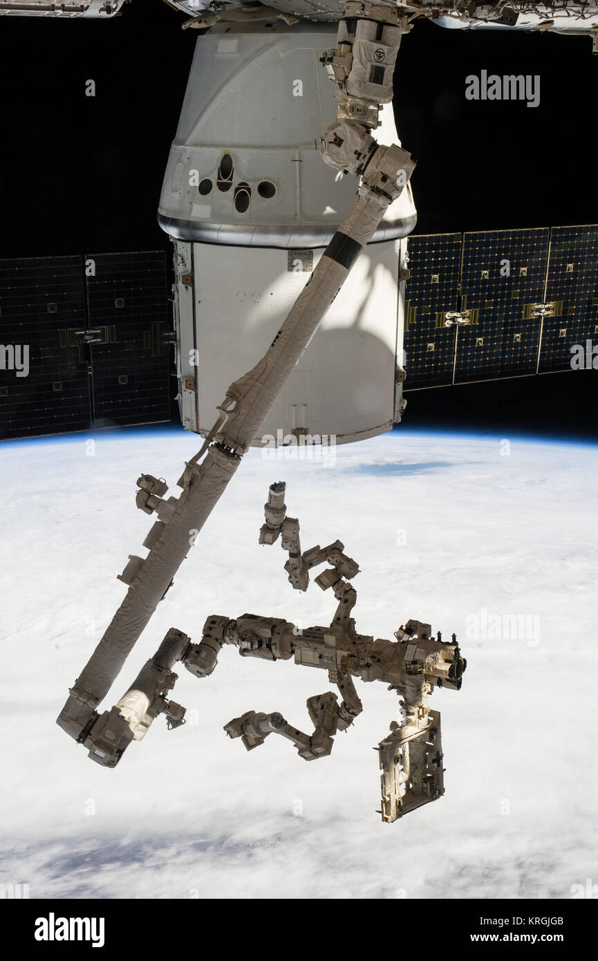 Canadarm2 and dextre hi-res stock photography and images - Alamy