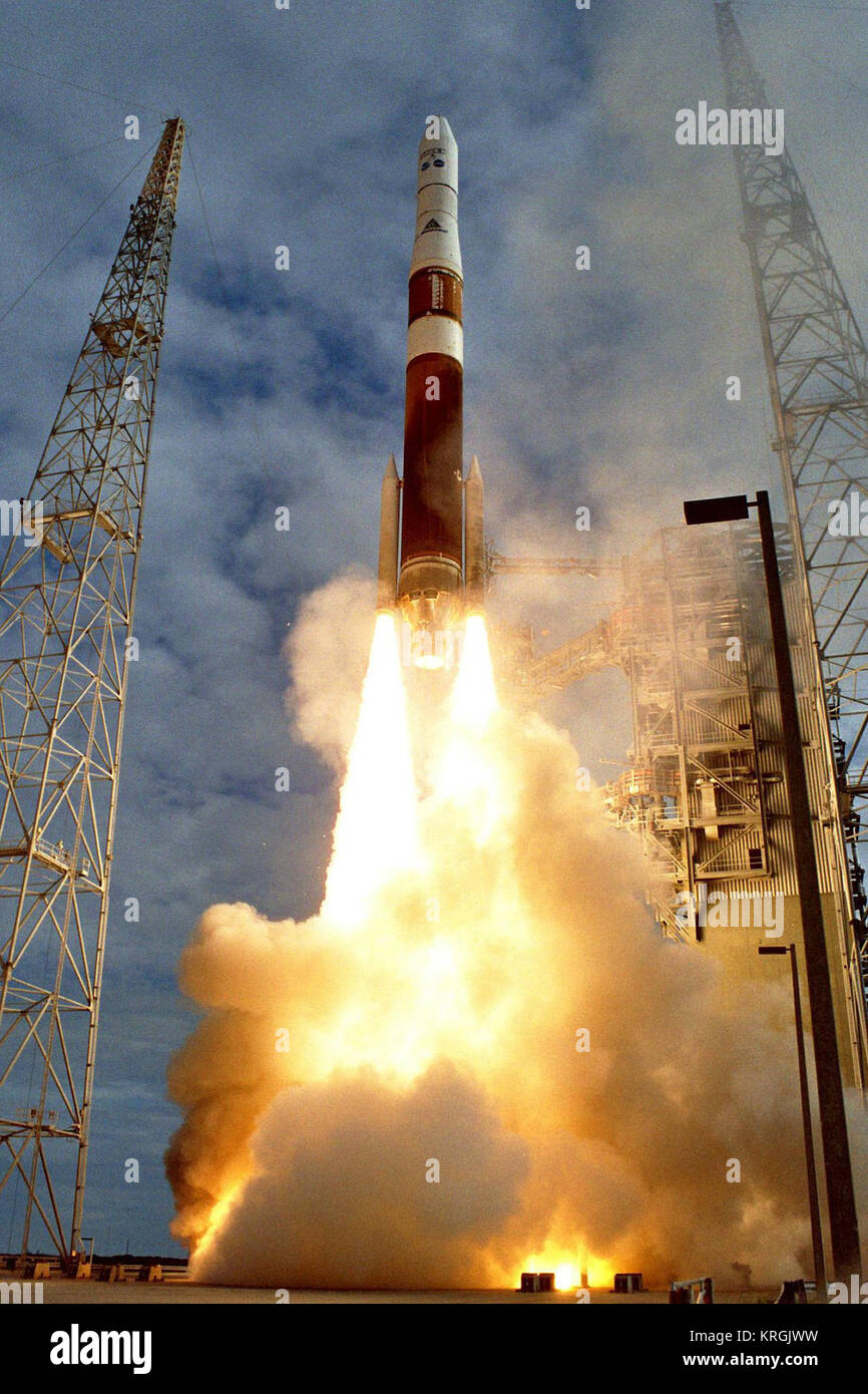 Delta iv medium hi-res stock photography and images - Alamy