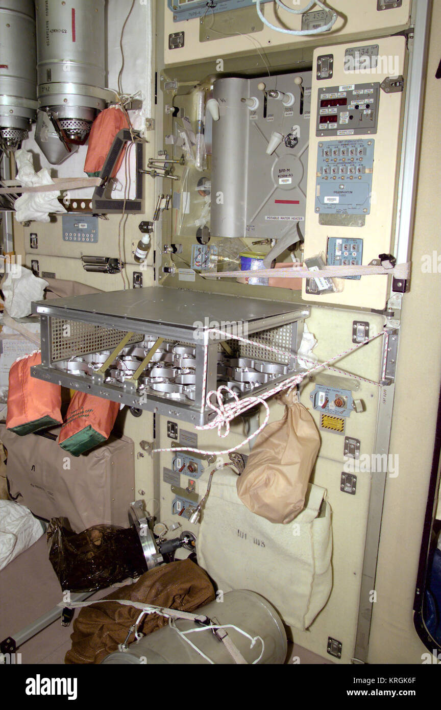 Iss 01 hi-res stock photography and images - Alamy