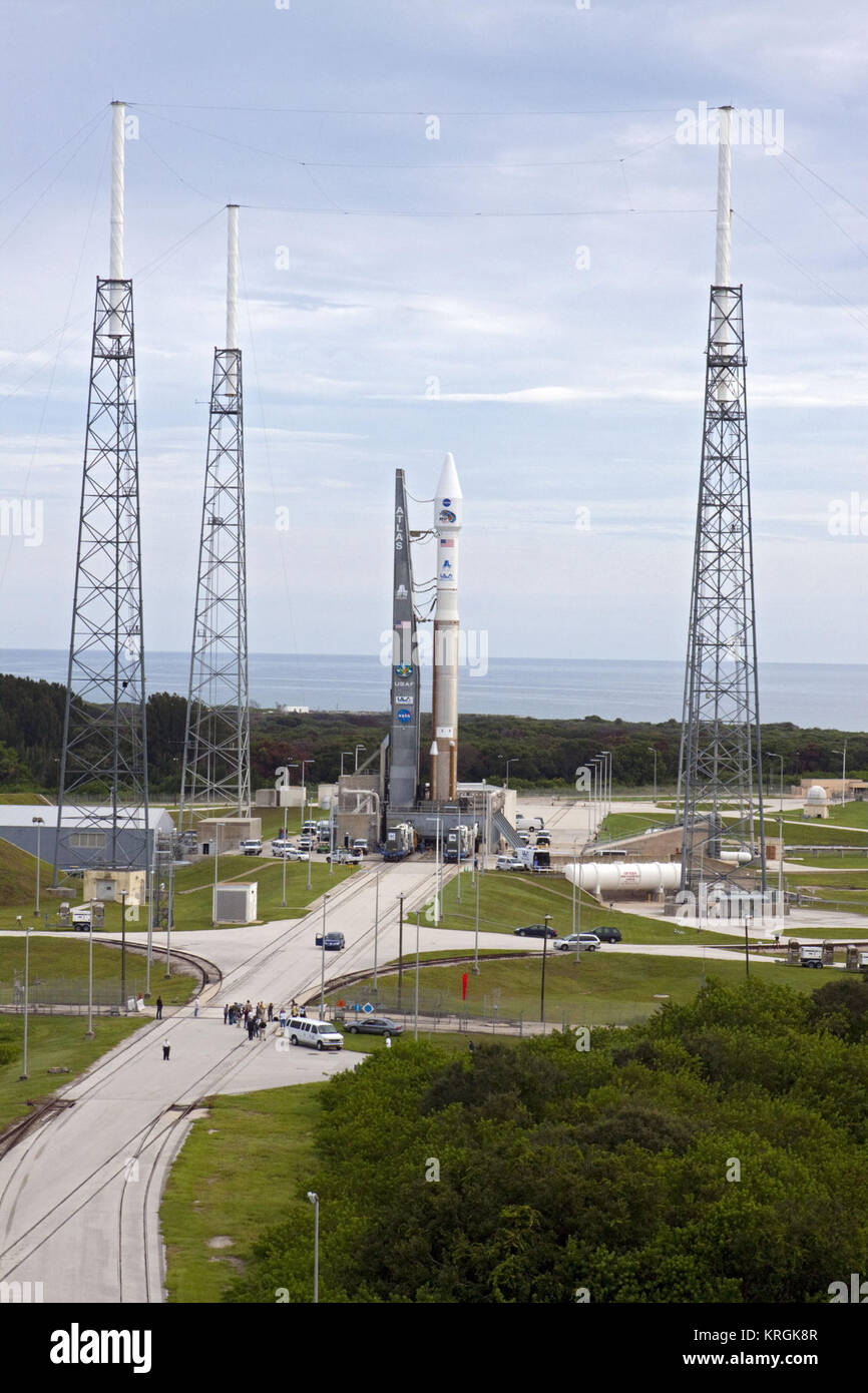 Atlas V (401) with RBSP on board arrives at Launch Pad 41 Stock Photo ...