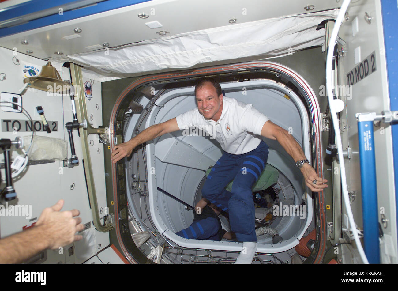 ISS-04 Michael J. Bloomfield steps into the Destiny lab Stock Photo - Alamy