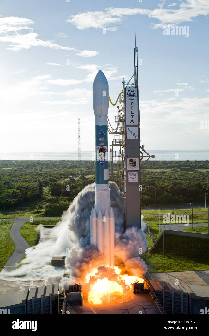 Ignition of the engines of a Delta II Stock Photo - Alamy
