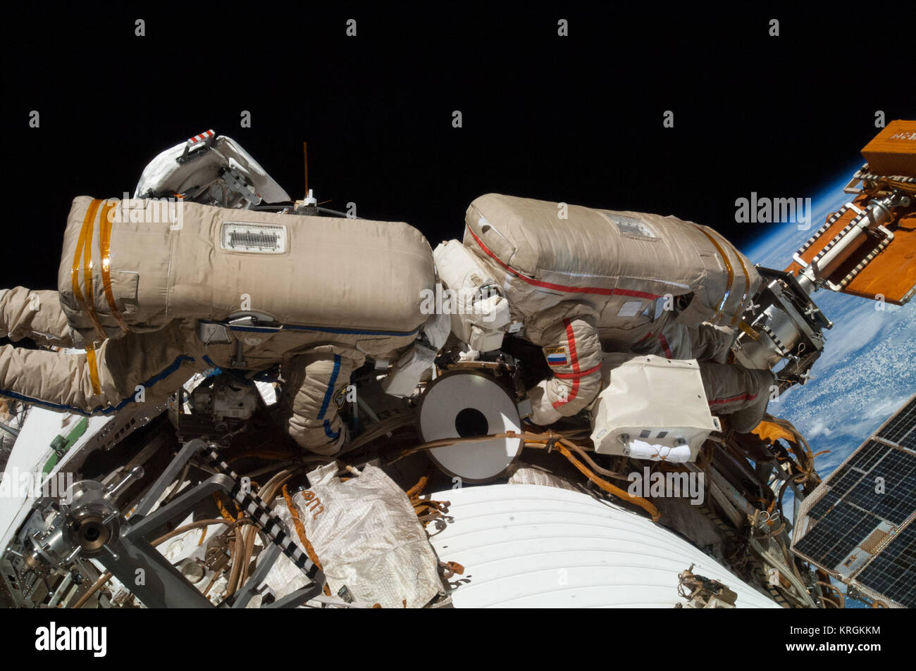 ISS-40 EVA-1 (b) Alexander Skvortsov and Oleg Artemyev Stock Photo - Alamy