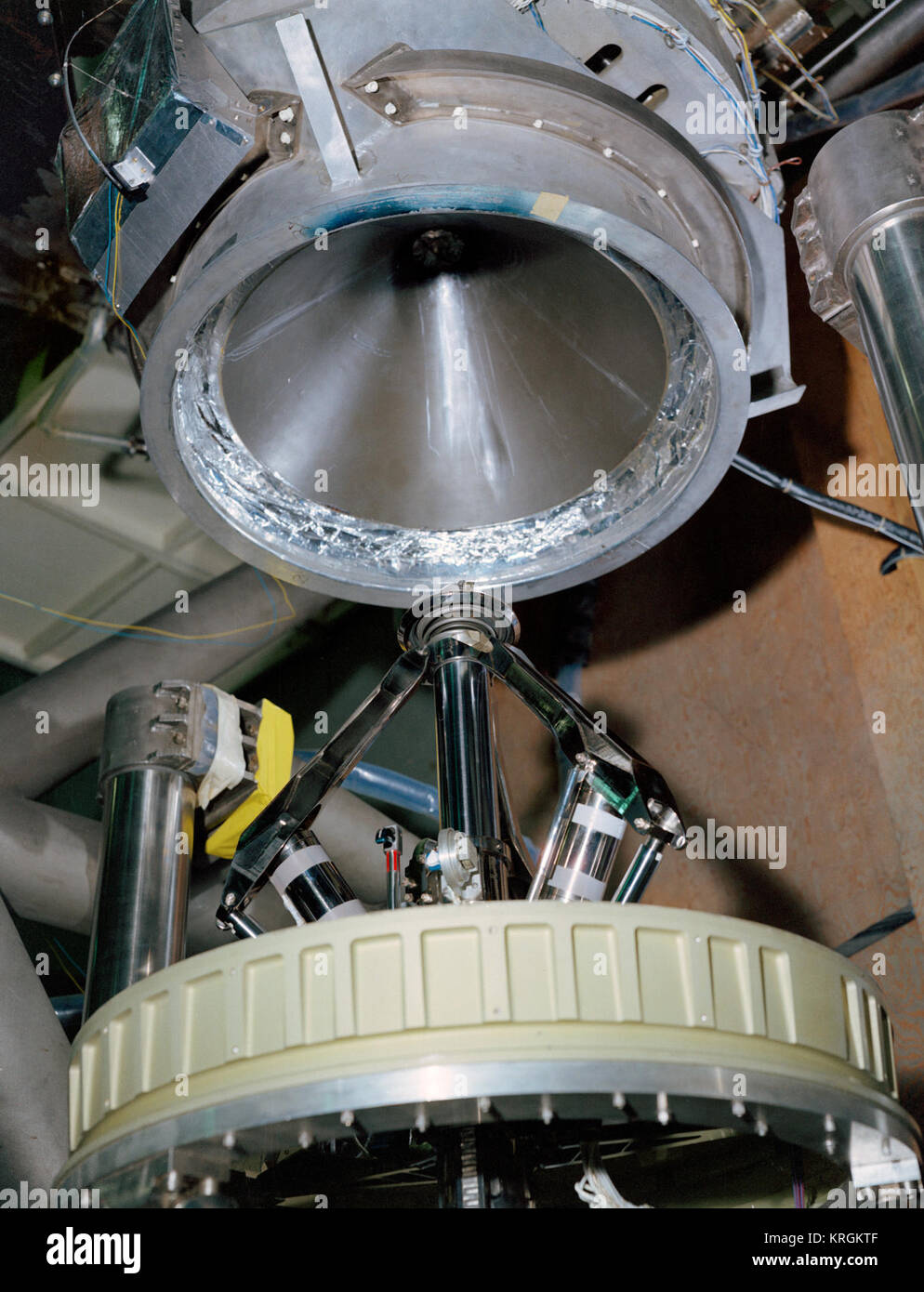 Apollo docking system S68-50869 Stock Photo - Alamy