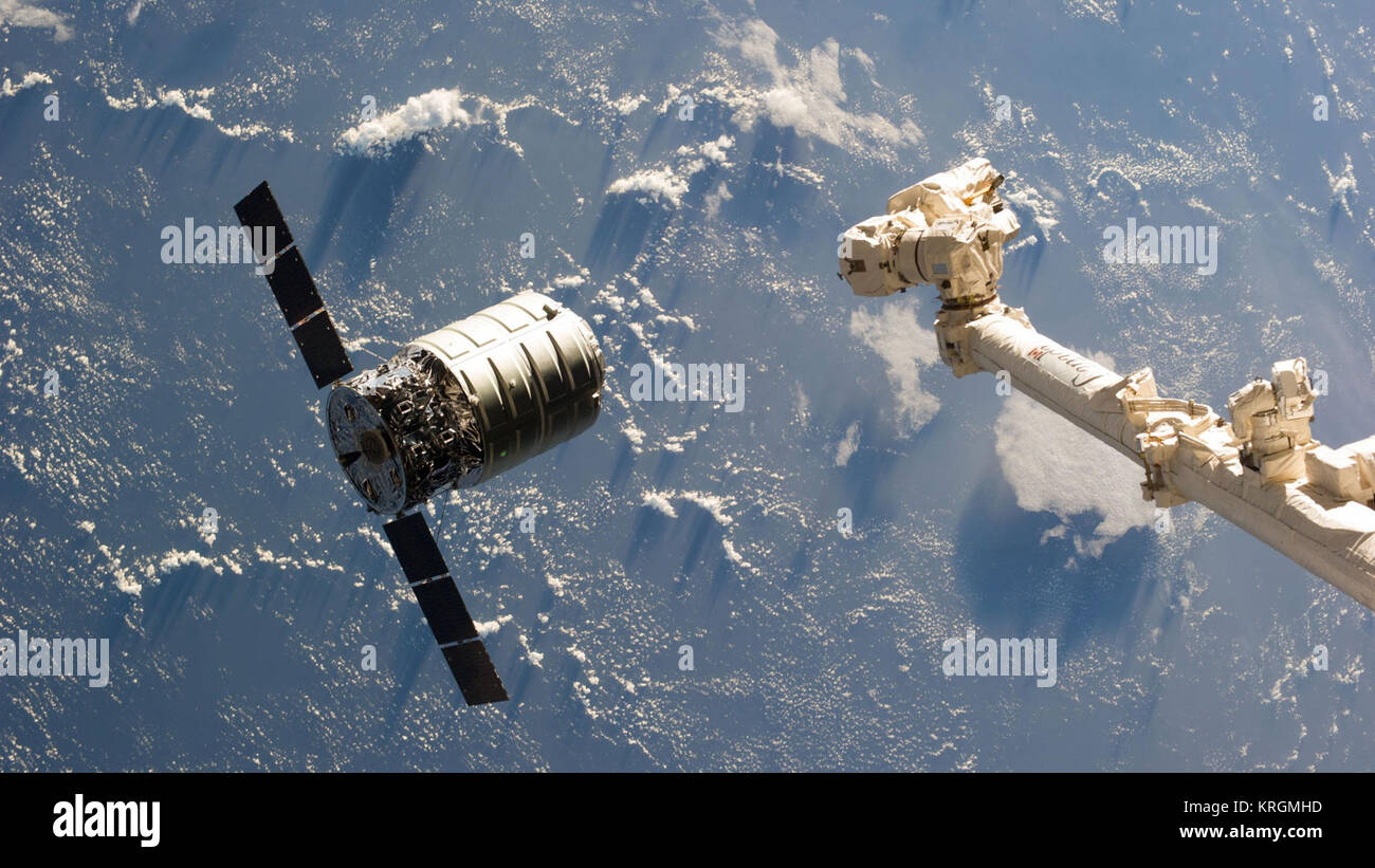 Cygnus approaching ISS Stock Photo - Alamy