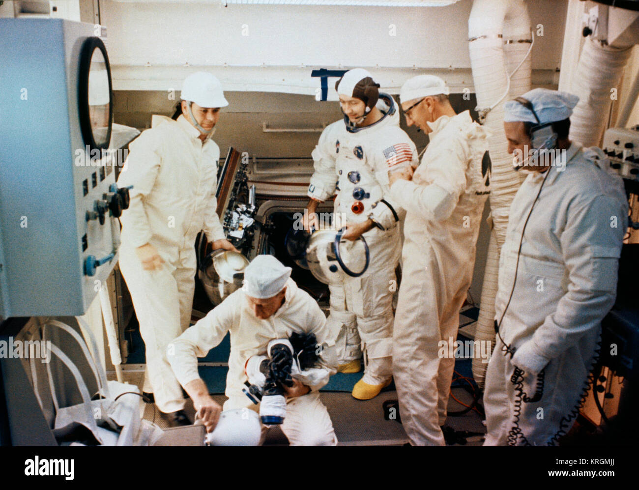White room nasa hi-res stock photography and images - Alamy
