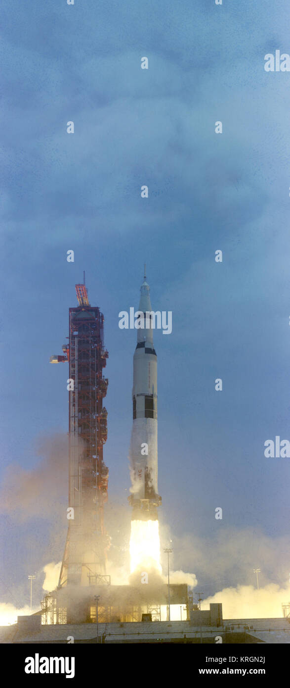 Apollo 10 is launched from Pad B Stock Photo - Alamy