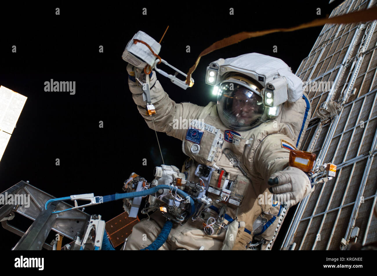 ISS-40 EVA-2 (a) Oleg Artemyev Stock Photo - Alamy