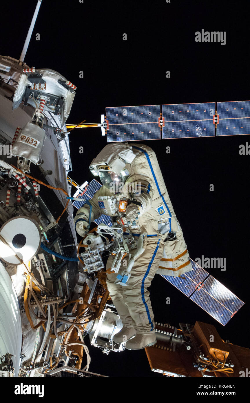 ISS-40 EVA-2 (e) Oleg Artemyev Stock Photo - Alamy