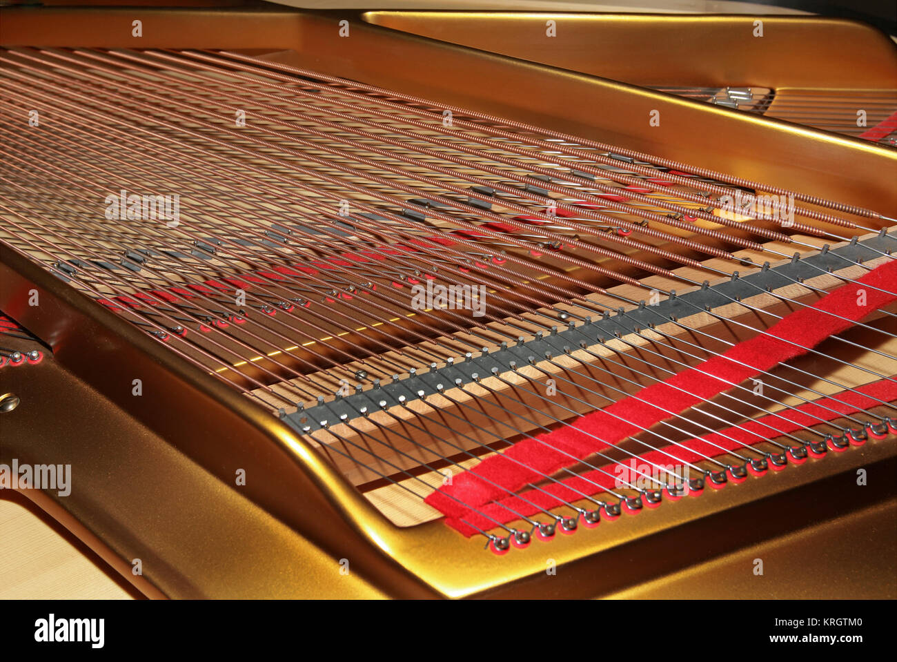 Piano strings hi-res stock photography and images - Alamy
