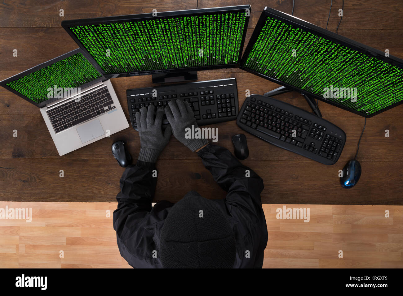 Online fraud hi-res stock photography and images - Alamy