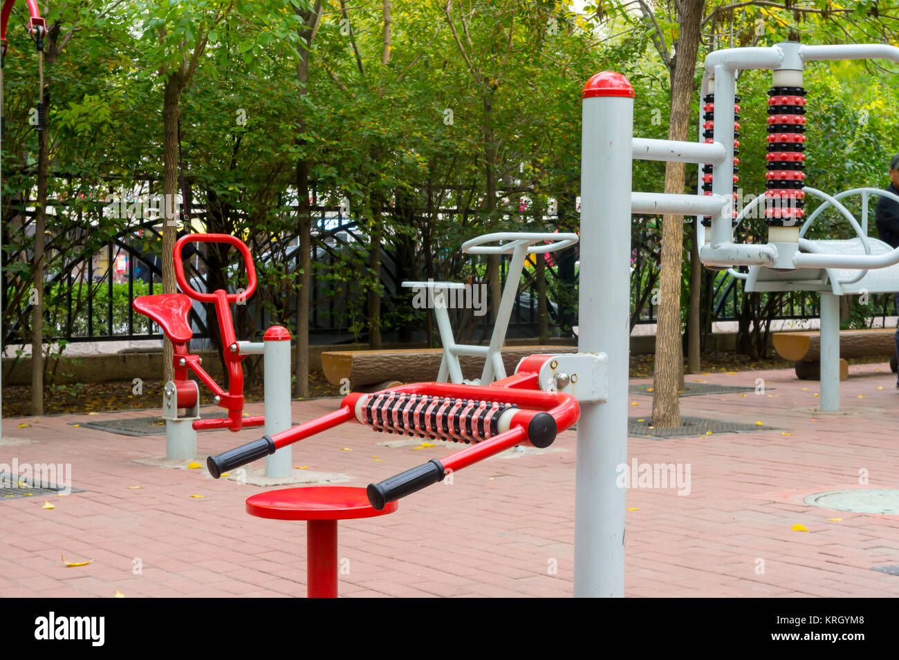 Fitness equipment in the park Stock Photo - Alamy