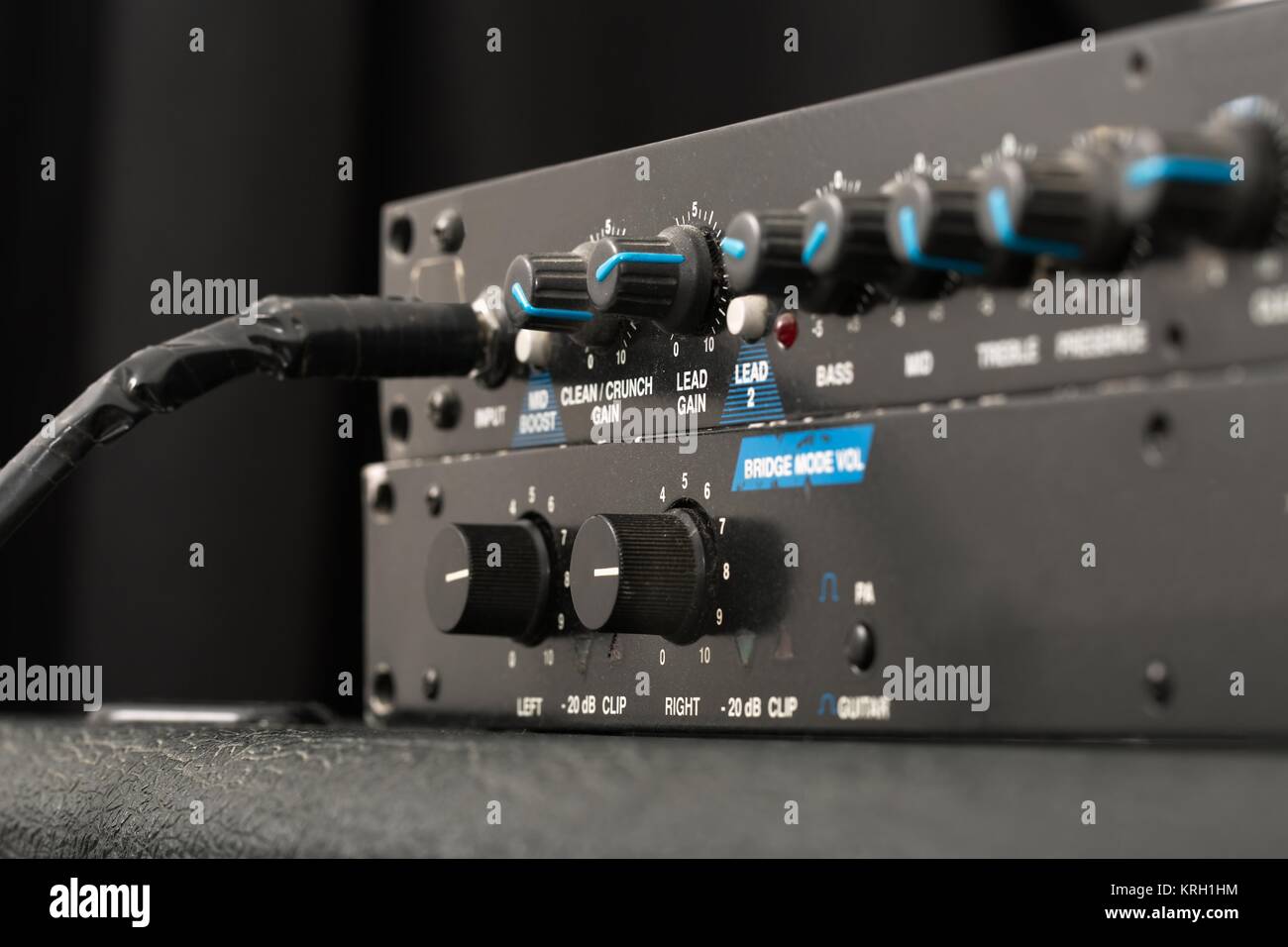 Stage played electric guitar hi-res stock photography and images - Alamy