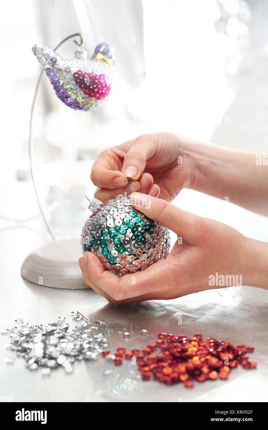 Sequin pins hi-res stock photography and images - Alamy