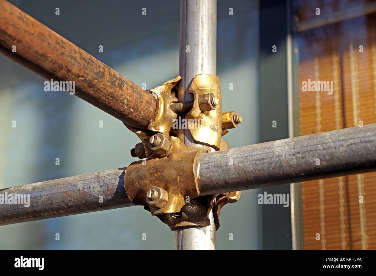 Scaffolding clamps hi-res stock photography and images - Alamy