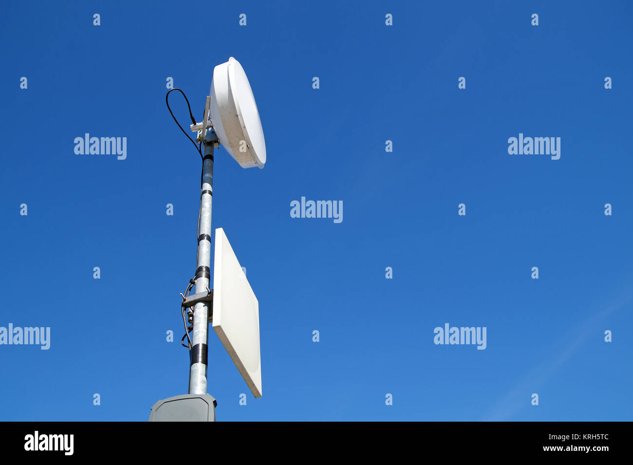Antenna telephone hi-res stock photography and images - Alamy