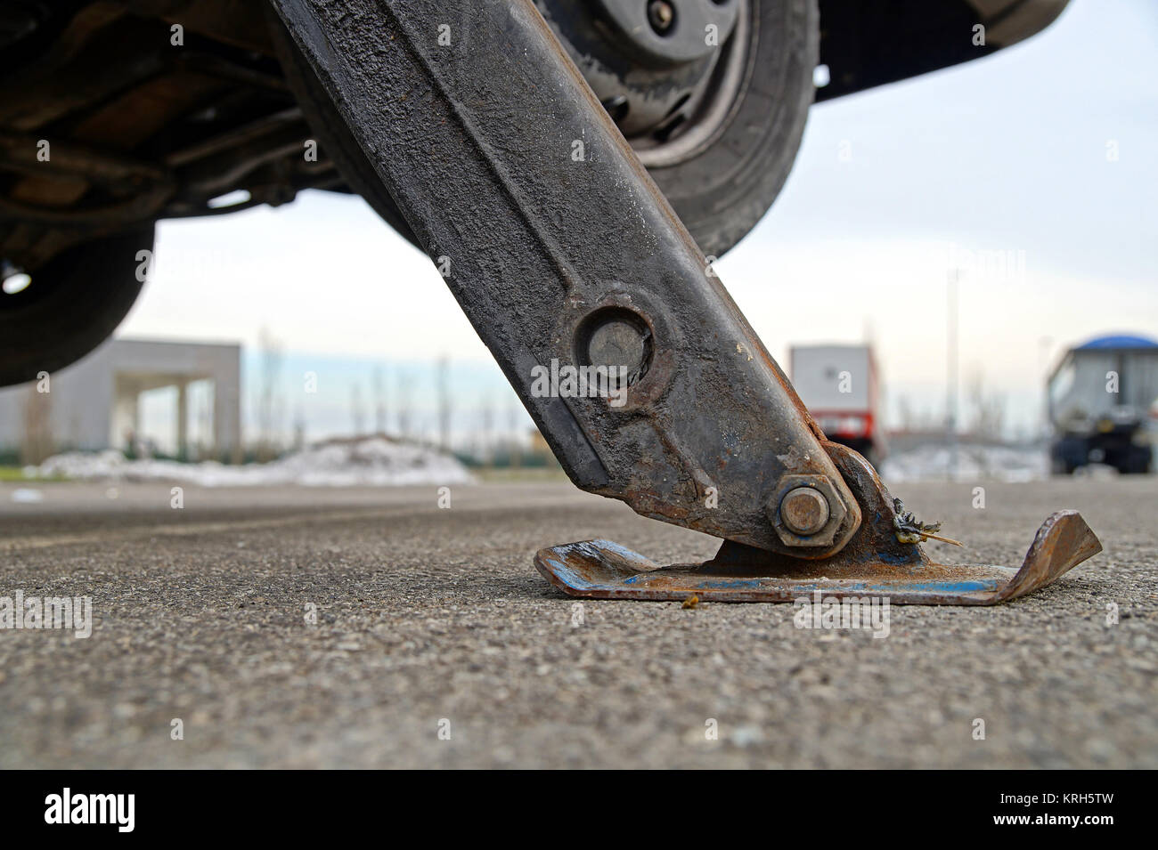 Crane motor car hi-res stock photography and images - Alamy