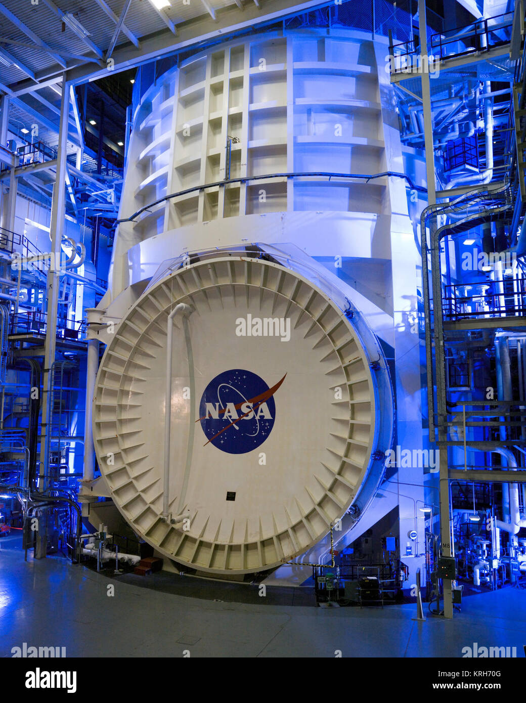 Thermal Vacuum Test Chamber A with Door Closed Stock Photo - Alamy
