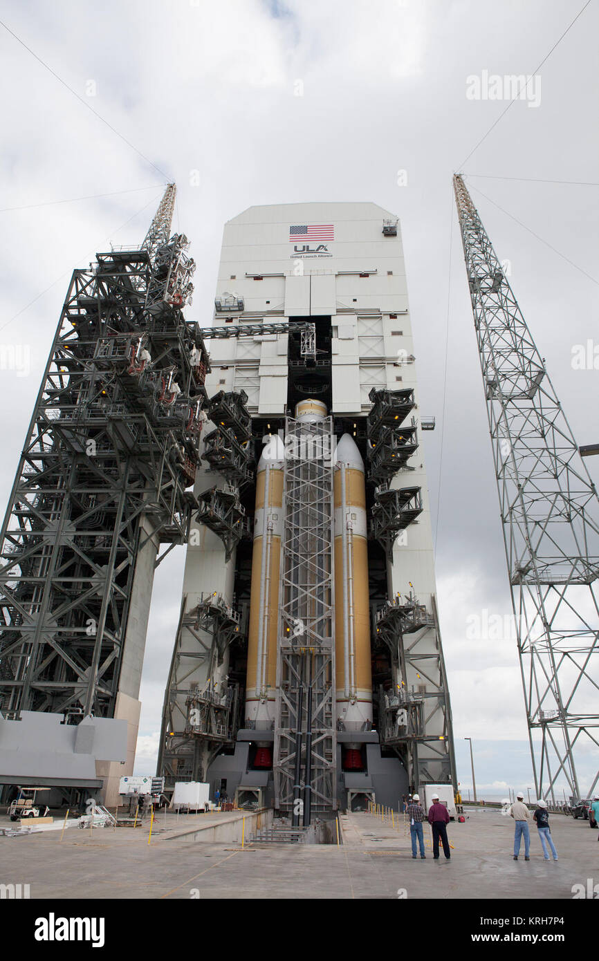 Delta iv heavy hi-res stock photography and images - Alamy