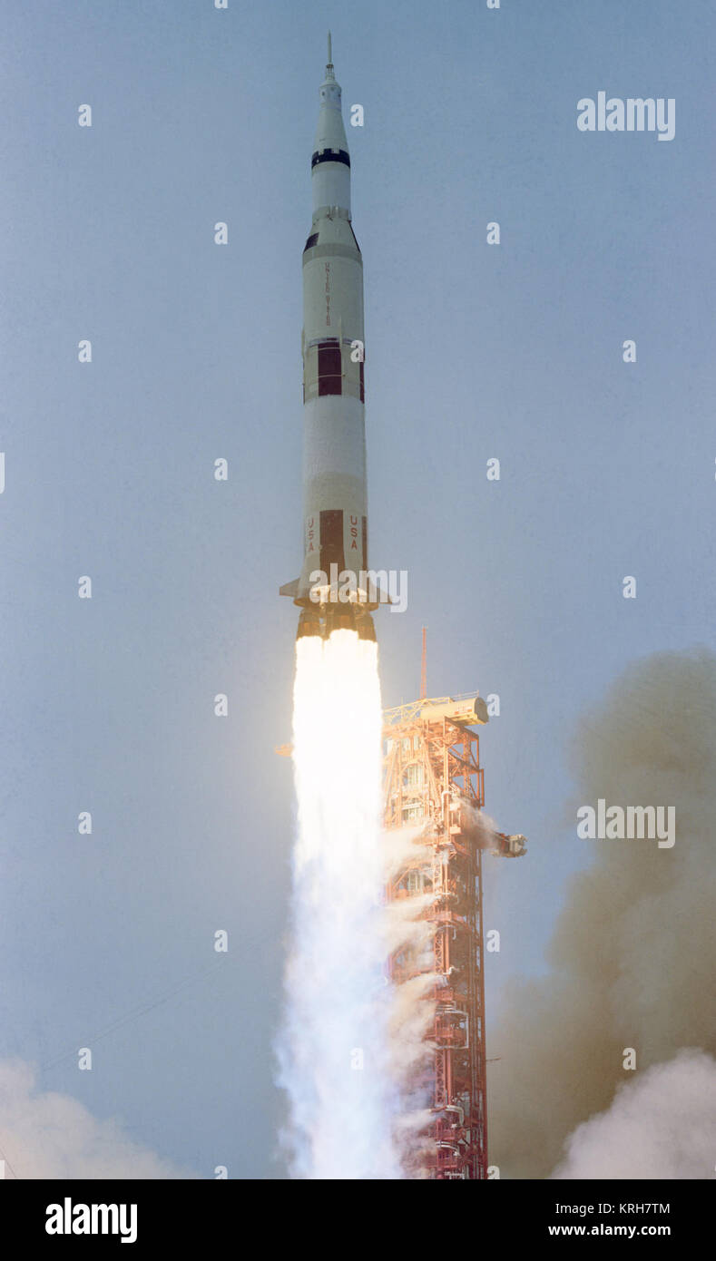 Nasa apollo 13 mission hi-res stock photography and images - Alamy