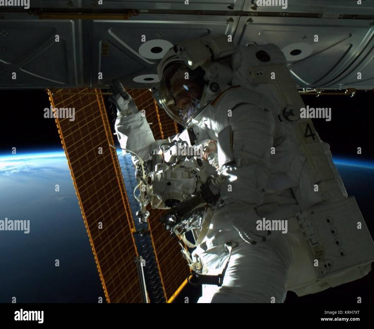 ISS-41 EVA-1 (f) Alexander Gerst Stock Photo - Alamy