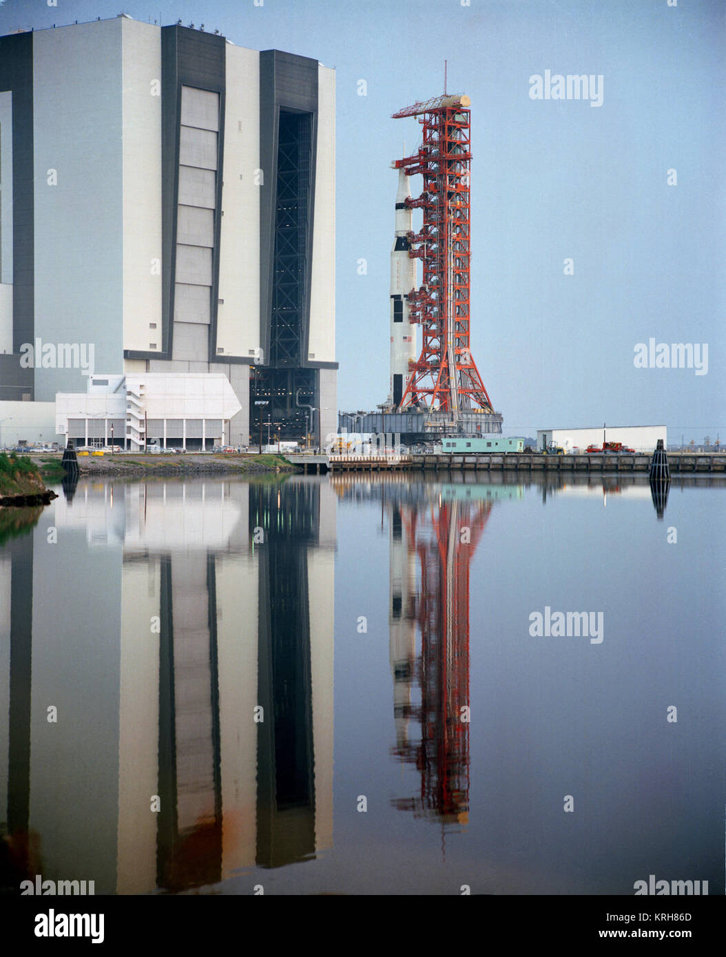 Apollo space vehicle which leaves the Vehicle Assembly Building (VAB ...