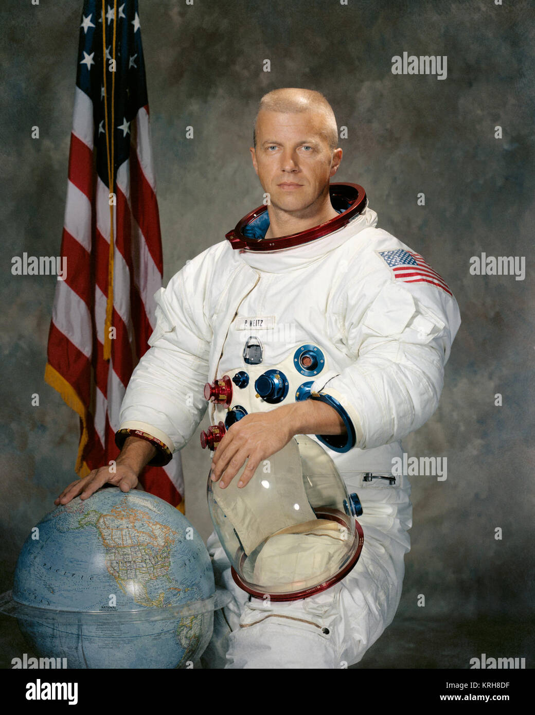 Paul weitz nasa hi-res stock photography and images - Alamy