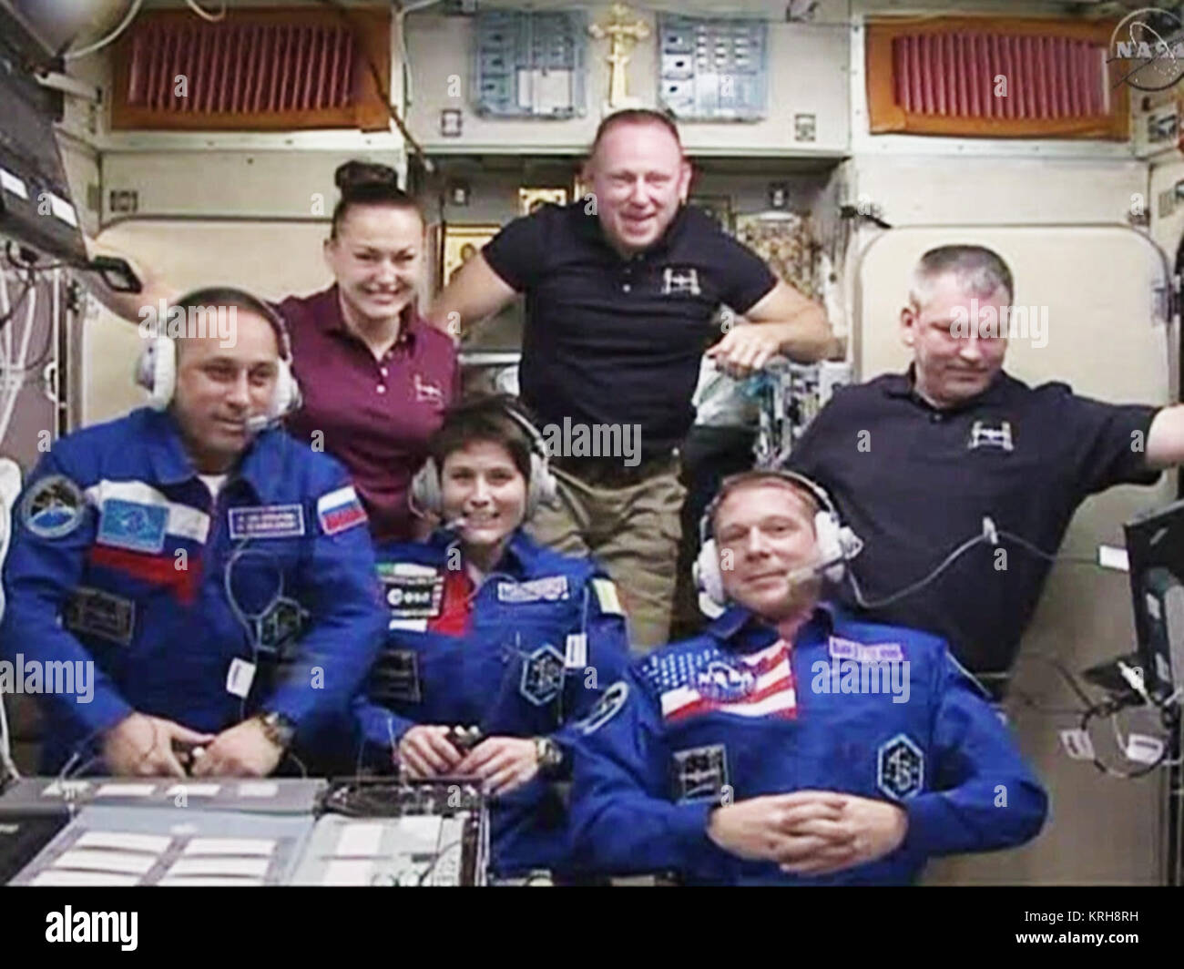 Crew activities hi-res stock photography and images - Alamy