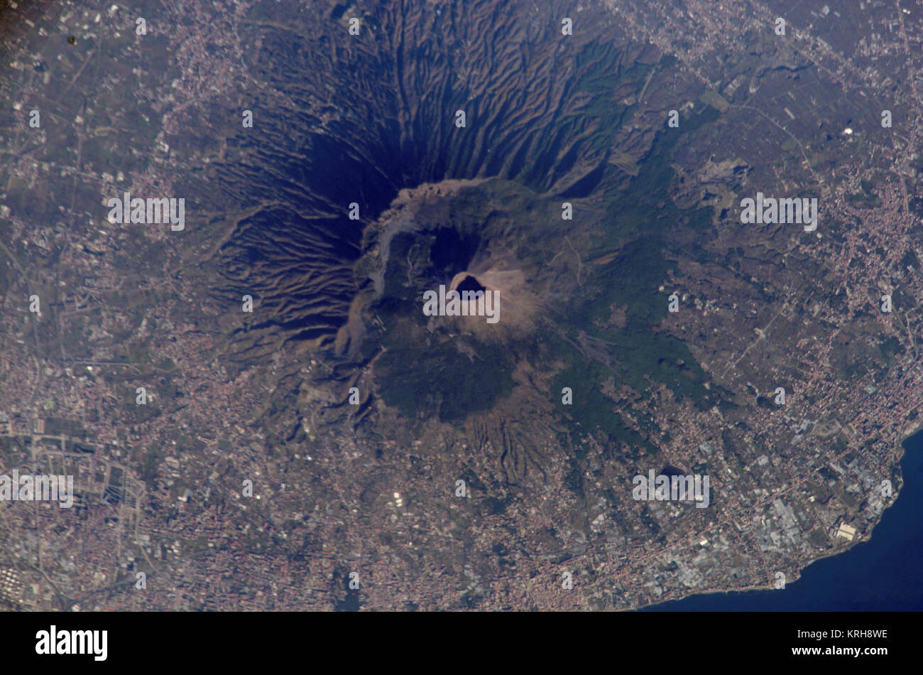 Monte Vesubio (desde satélite Stock Photo - Alamy