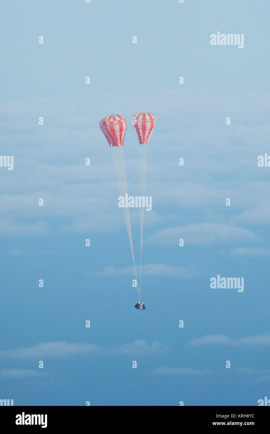 Main parachutes open on Orion EFT-1 Stock Photo - Alamy