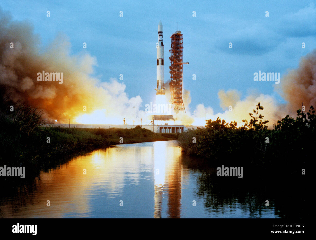 Skylab 1 launch hi-res stock photography and images - Alamy
