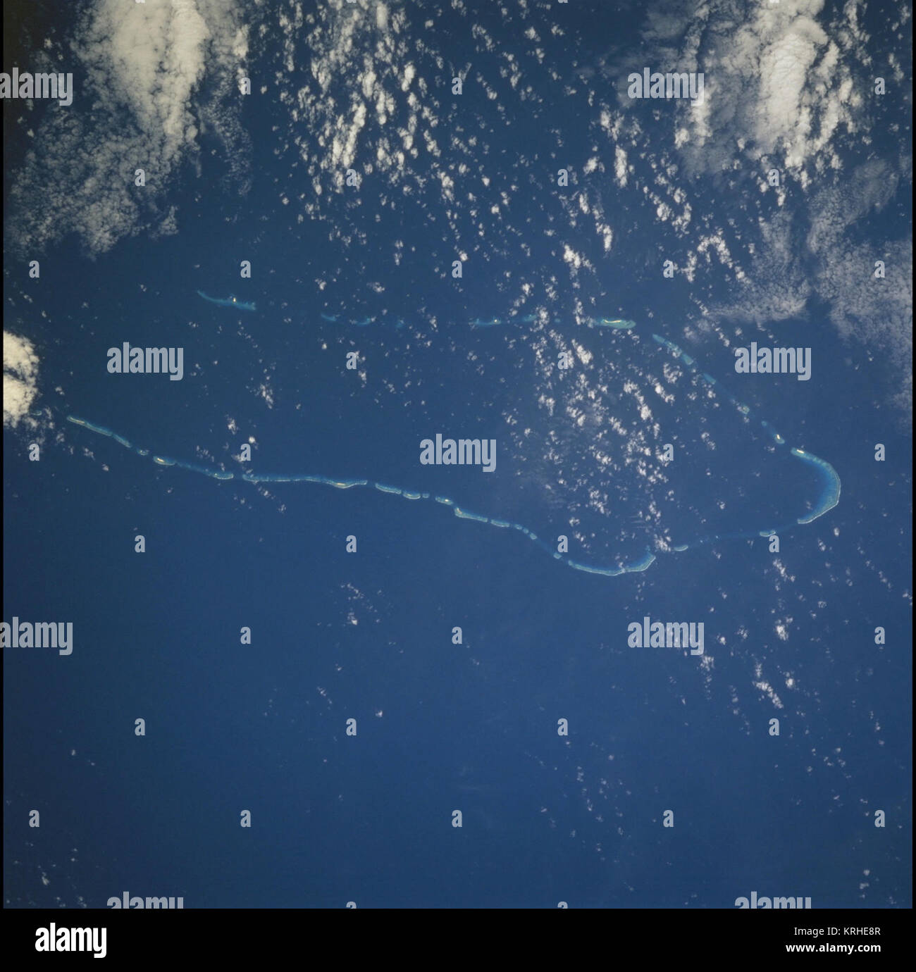 Lihou Reef STS106-719-54 3 Stock Photo - Alamy