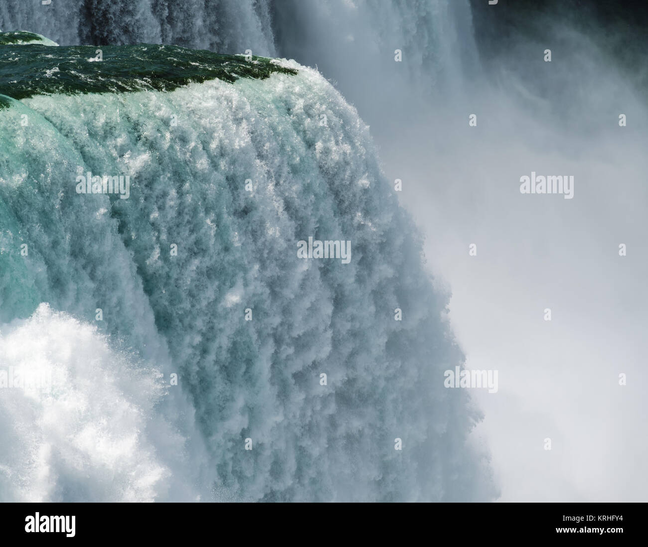 Tree above niagara falls hi-res stock photography and images - Alamy
