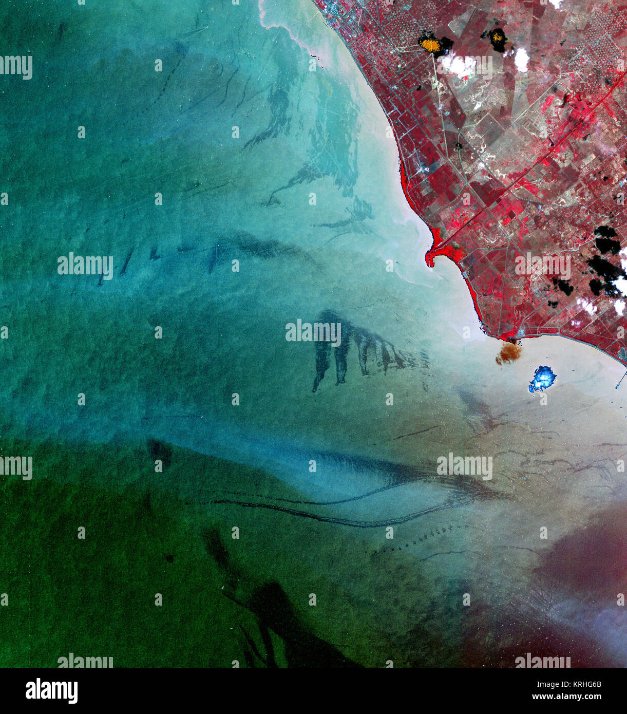 Close-up of Lake Maracaibo, Venezuela Stock Photo - Alamy