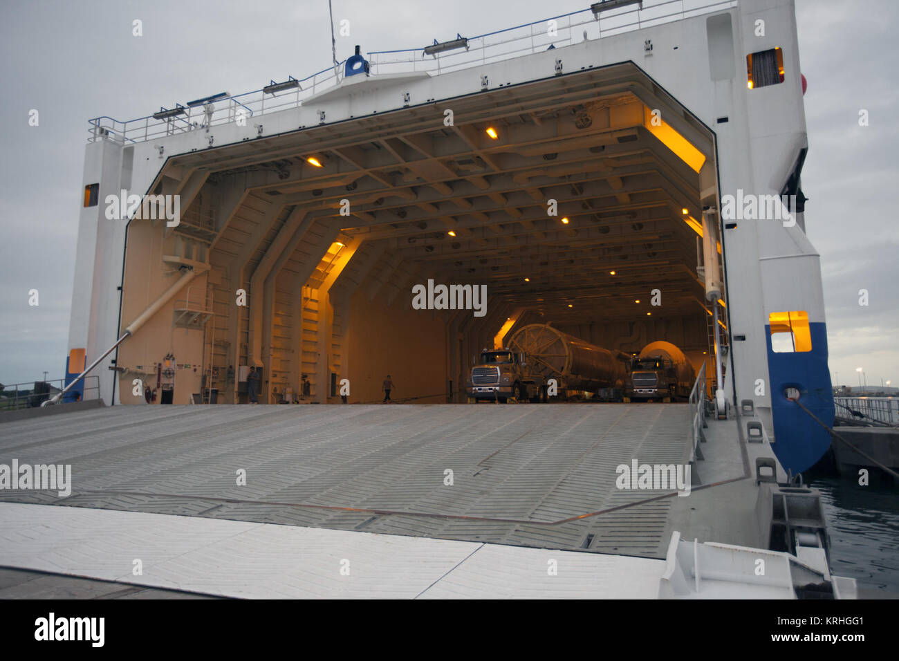 Delta Mariner offloading Atlas V launch vehicle for TDRS-L mission (KSC ...