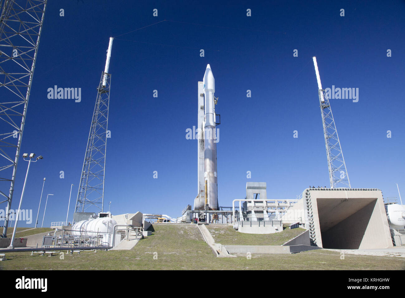 Atlas V carrying TDRS-L on pad at Cape Canaveral SLC-41 (KSC-2014-1149 ...