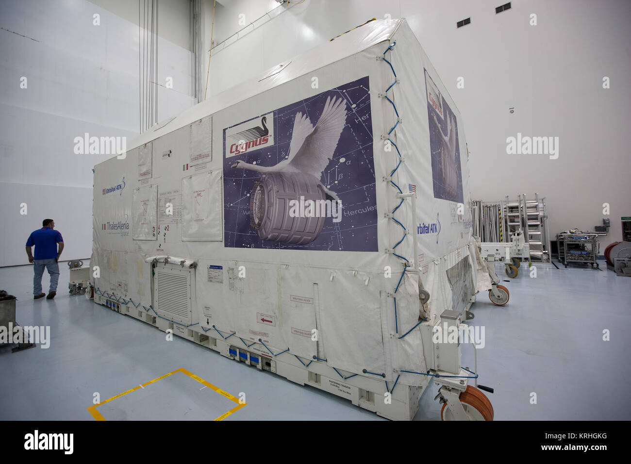 Cygnus 5 Cargo Module in the shipping container (2 Stock Photo - Alamy