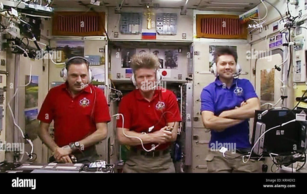 ISS-44 Russian crew members speak to Dmitri Medvedev Stock Photo - Alamy