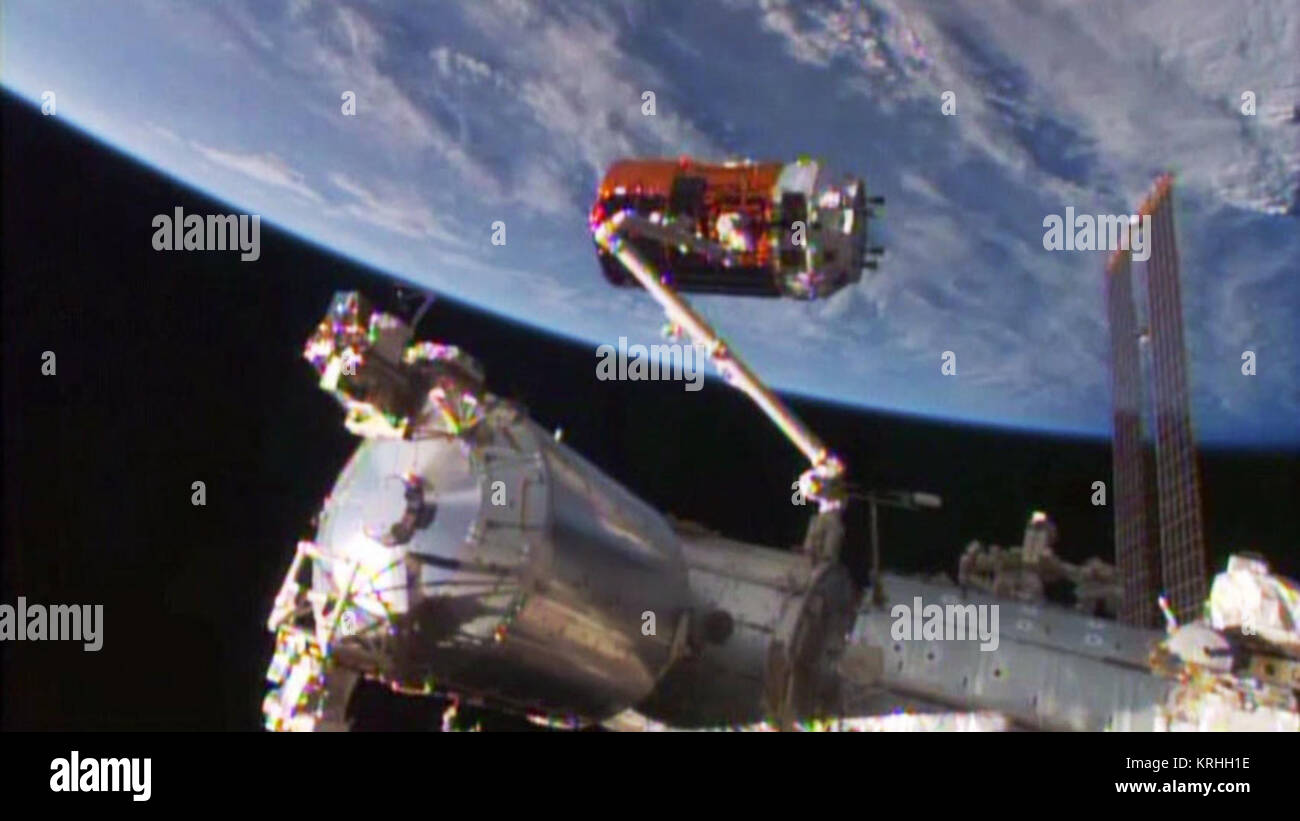 Berthing system hi-res stock photography and images - Alamy